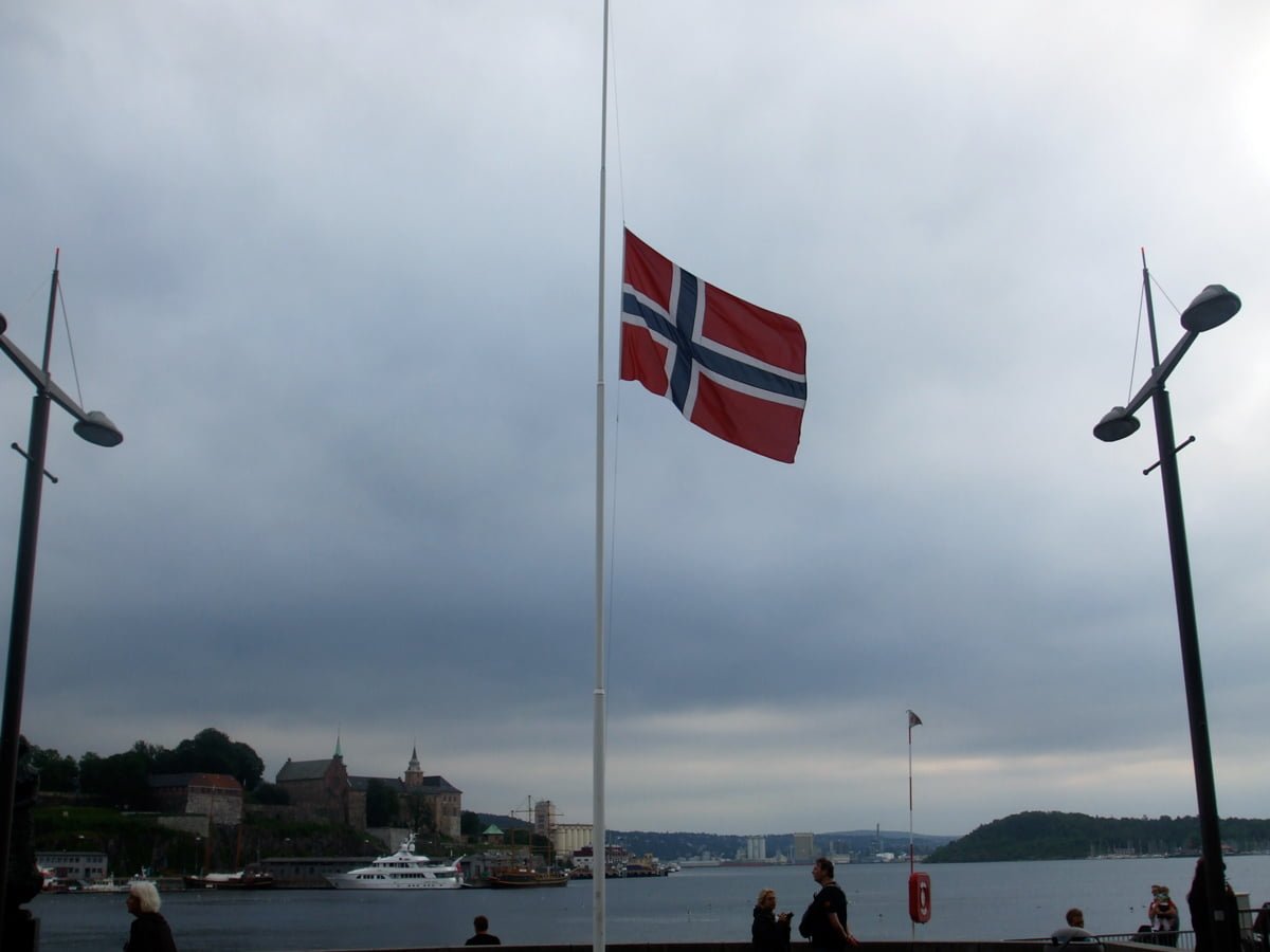 Oslo Bomb & Shooting – The Day After - Life in Norway