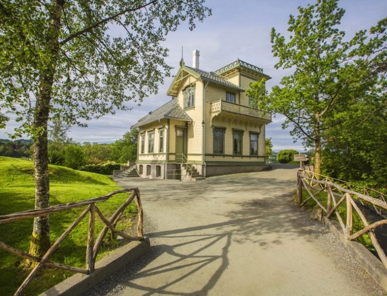 Edvard Grieg: An Introduction to the Famous Norwegian Composer