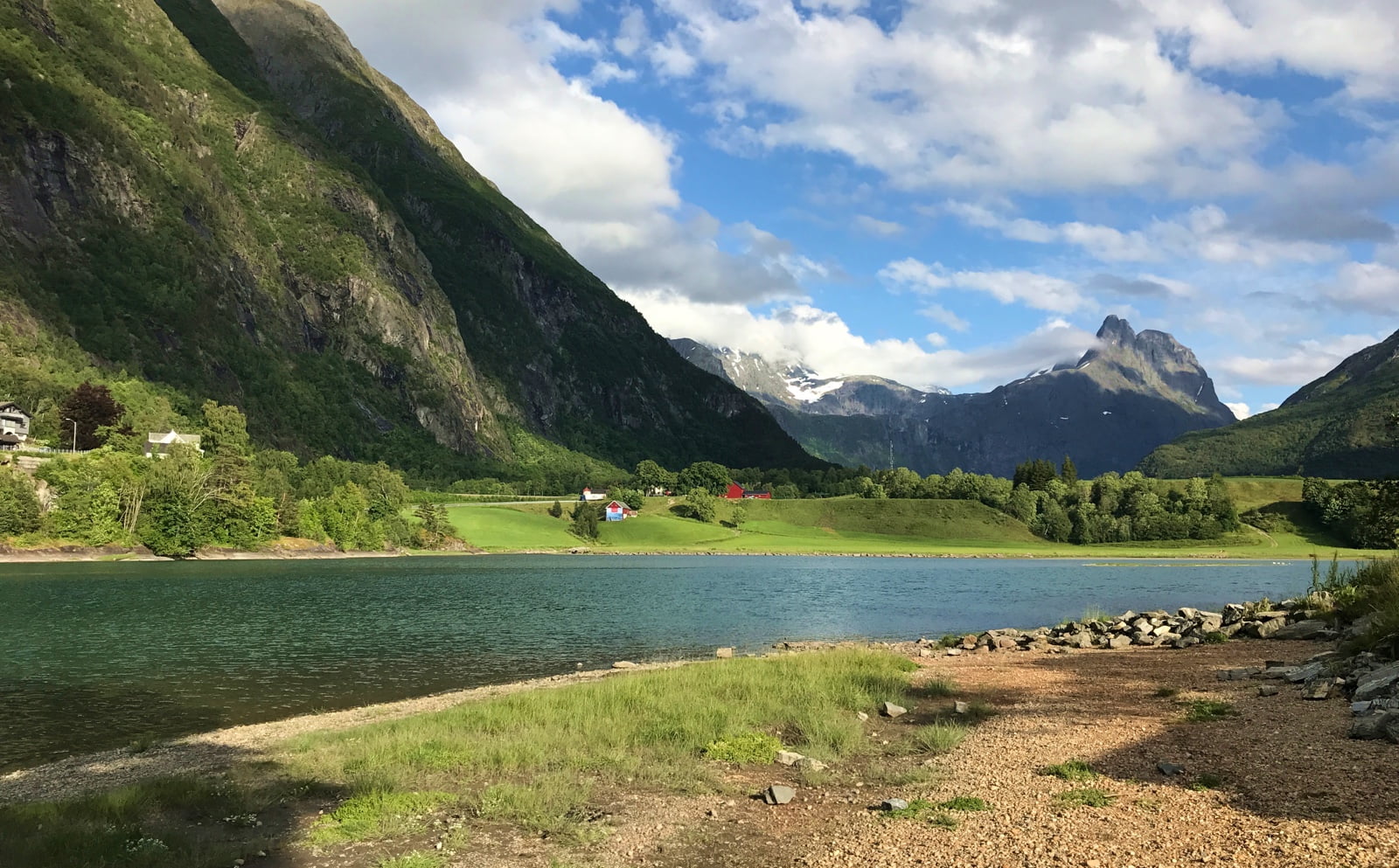 Riverside Camping in Åndalsnes - Life in Norway
