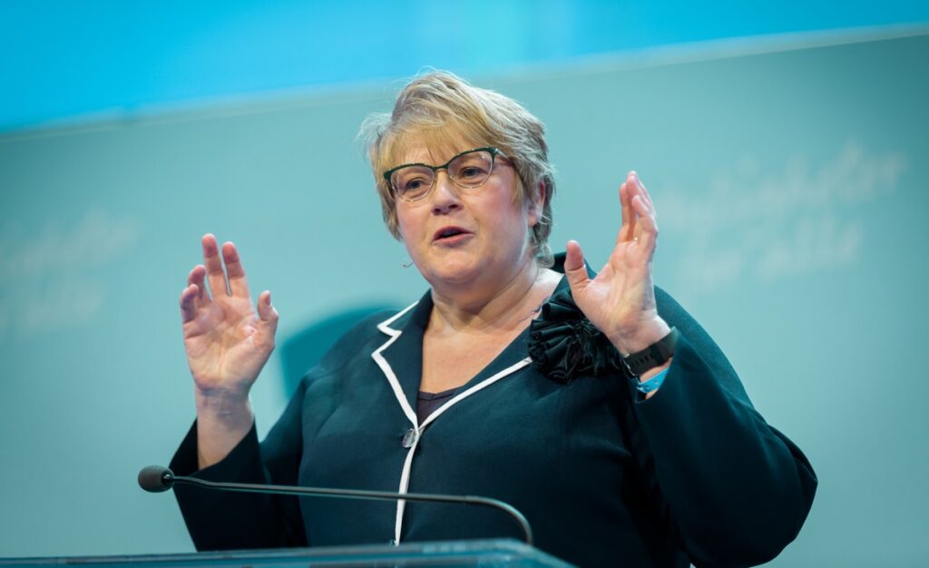 Liberals to Join Norway Government