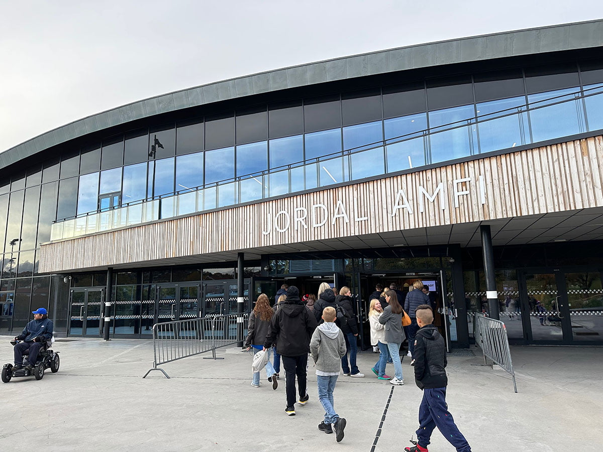 Vålerenga Hockey: Watching Ice Hockey in Oslo - Life in Norway