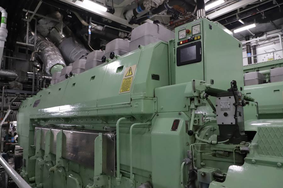 Sailing into the Polar Night: Working on an Arctic Research Vessel ...