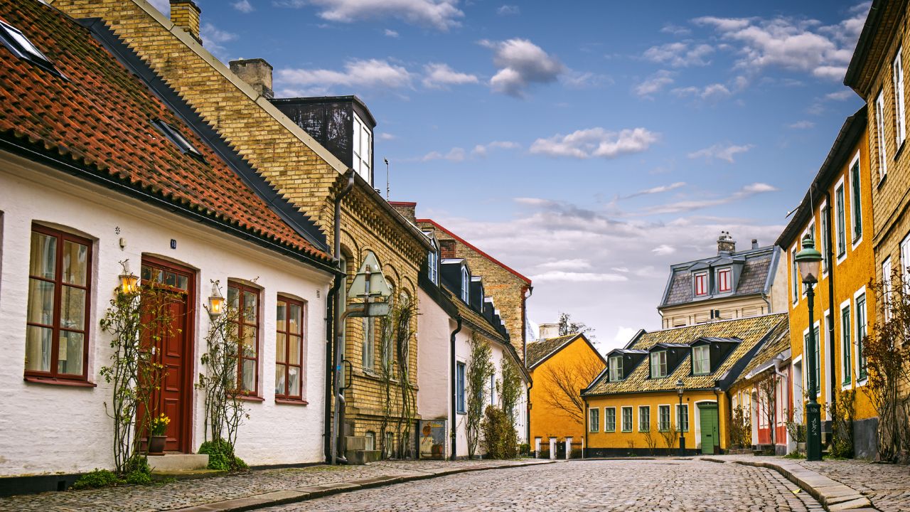 A Guide to Swedish Cities - Life in Norway
