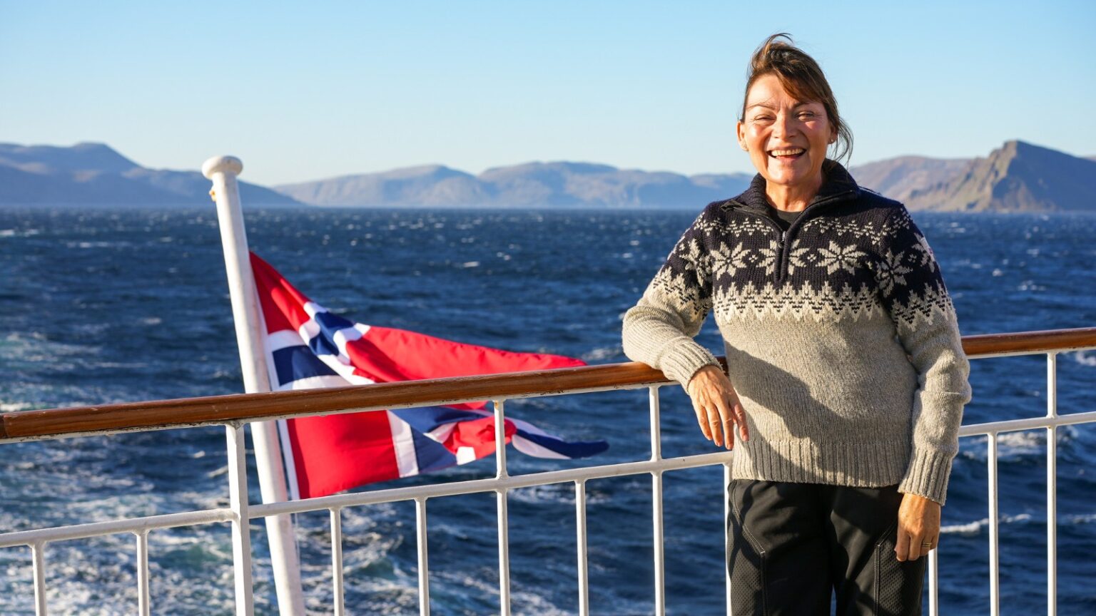 UK's Channel 4 to Screen Hurtigruten Voyage with Lorraine Kelly - Life ...